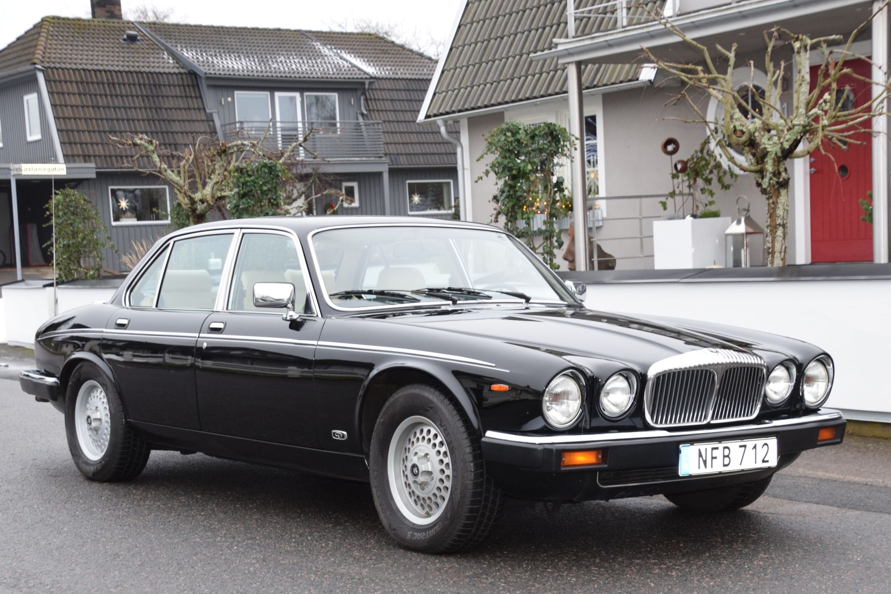 Jaguar Daimler Double Six 5,3 V12 — 1988 på Bilweb Auctions