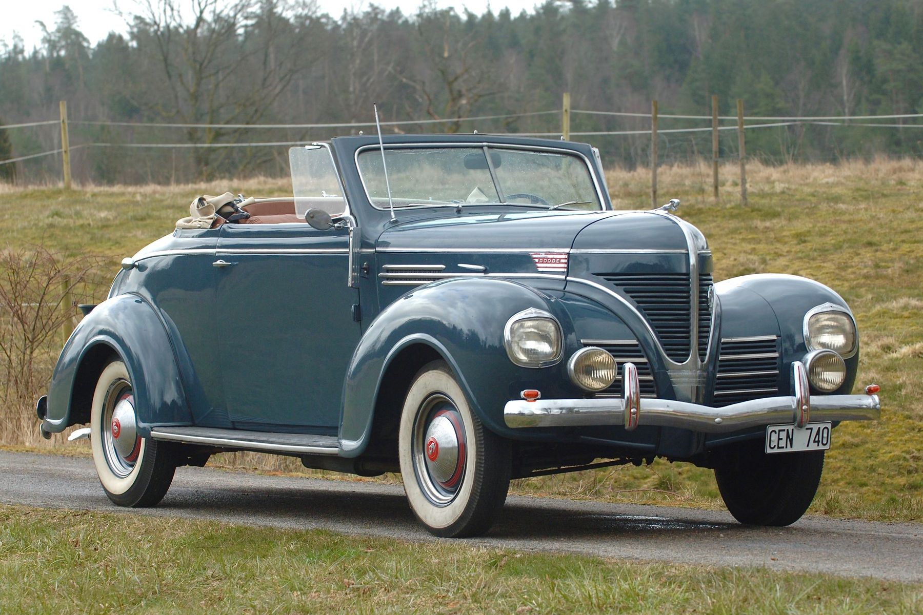 Dodge Six Royal Convertible Coupé — 1939 on Bilweb Auctions