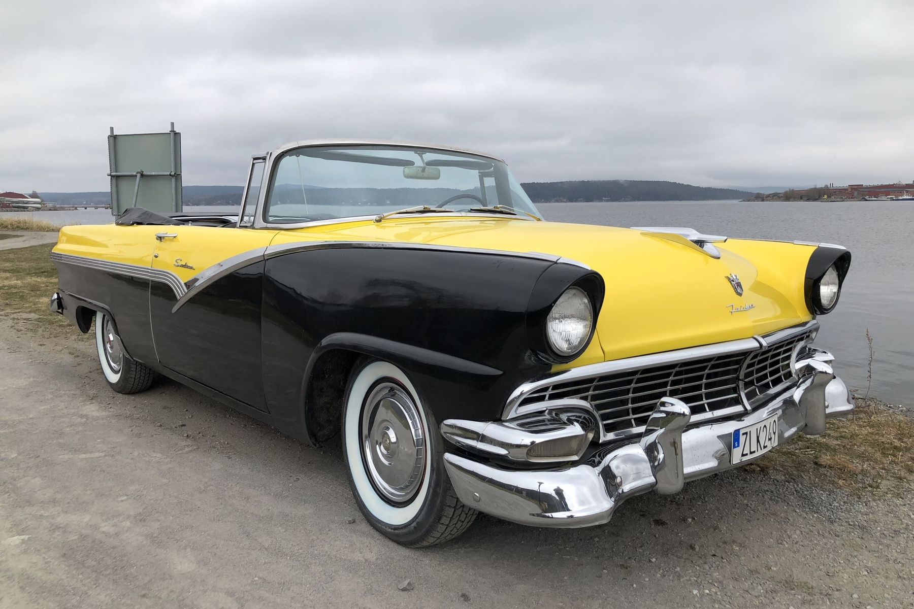 Ford Fairlane Sunliner 292" V8 — 1956 på Bilweb Auctions