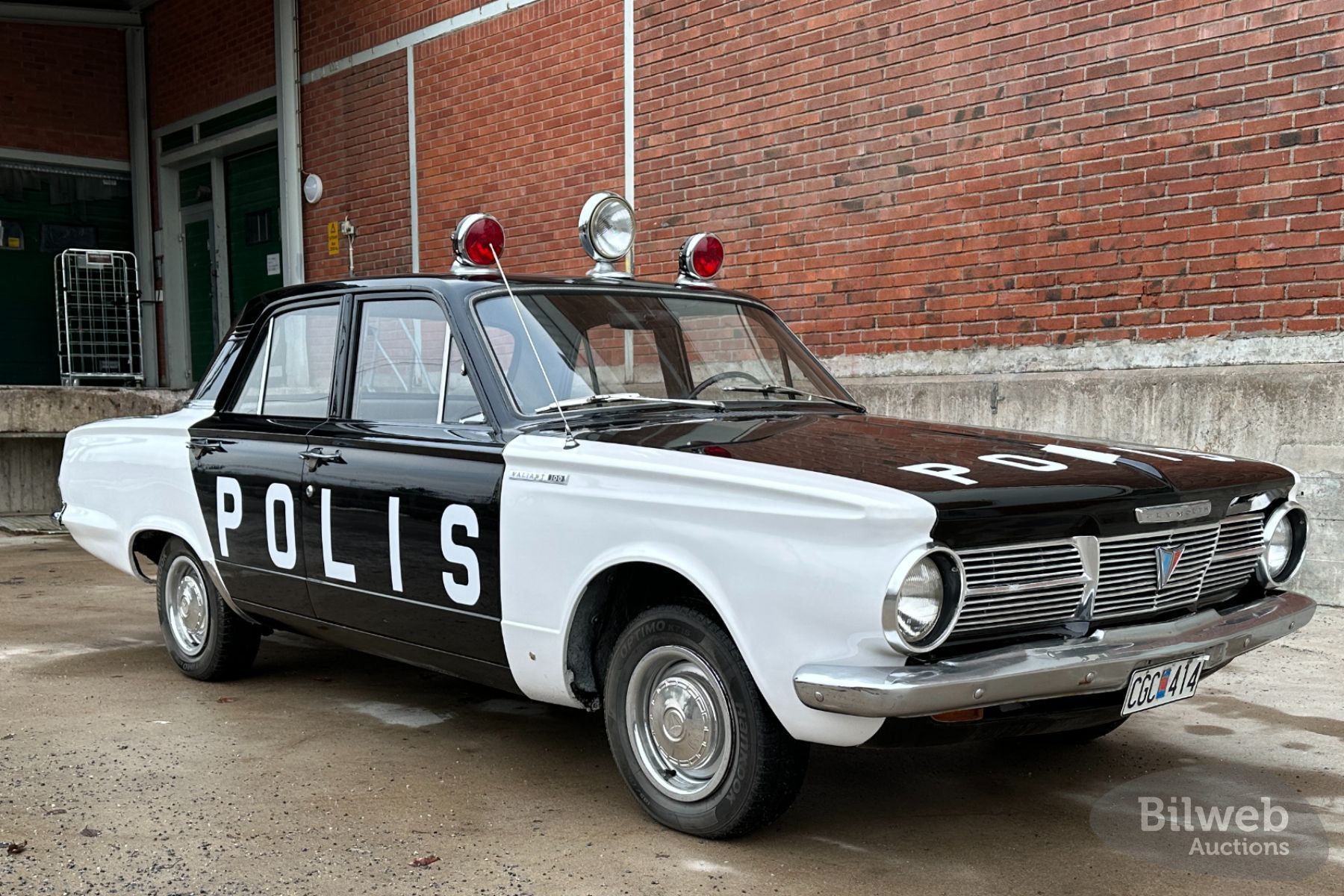 Plymouth Valiant V-100 Sedan 2,9L — 1965 på Bilweb Auctions