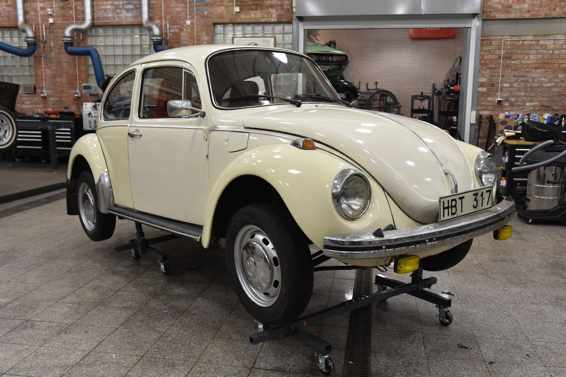 Volkswagen Typ 1 Bubbla 1303S "Välgörenhetsauktion" — 1974 på Bilweb ...