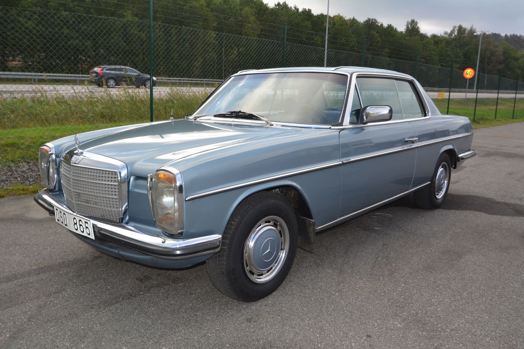 Mercedes-Benz 280 CE Coupé 6-cyl — 1975 på Bilweb Auctions