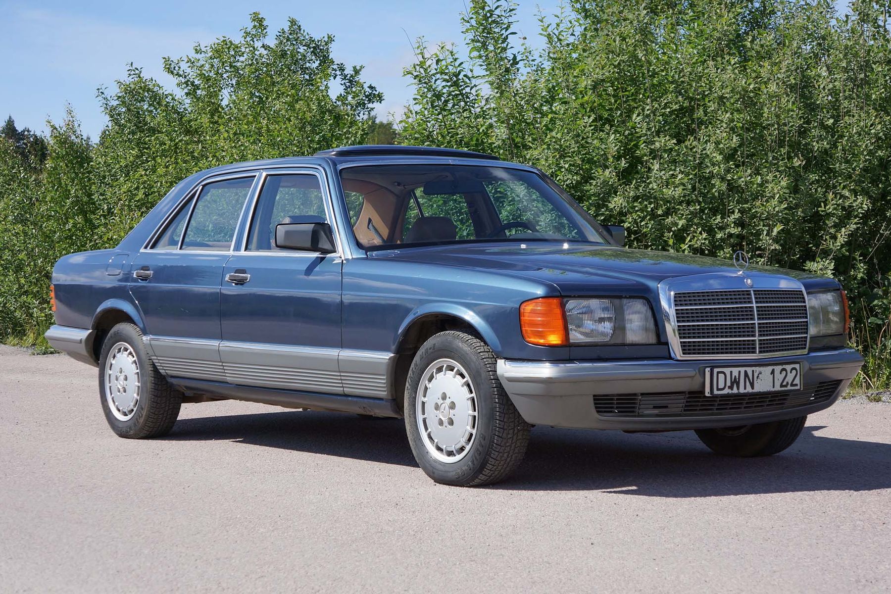 Mercedes-Benz 380 SE 3.8 V8 — 1984 on Bilweb Auctions