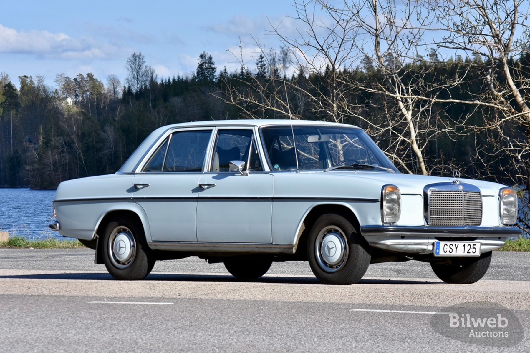 Mercedes-Benz 230 W114 — 1973 på Bilweb Auctions